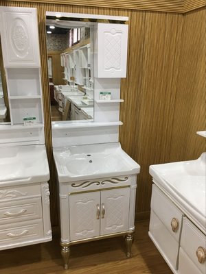 China 60cm Wall PVC Bathroom Cabinet / Single Bowl Bathroom Vanities With Mirror supplier